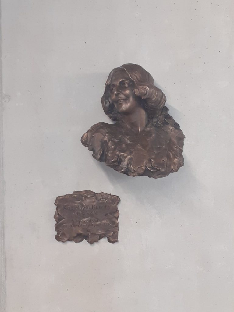 Študentje kiparstva izdelali kip Ane Mayer Kansky, ki bo postavljen na ...